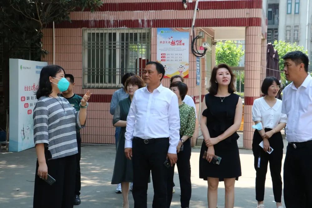 这一次执法调研华新镇人大代表为公共服务建设建言献策 图片新闻 华新镇 上海市青浦区人民政府