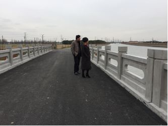 镇党委副书记周文娟到大新村开展河道巡查等工作 工作动态 练塘镇 上海市青浦区人民政府
